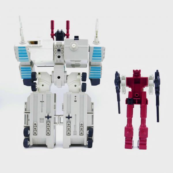 Transformers - Autobot G1 - Metroplex takara - robot vintage en loose ...